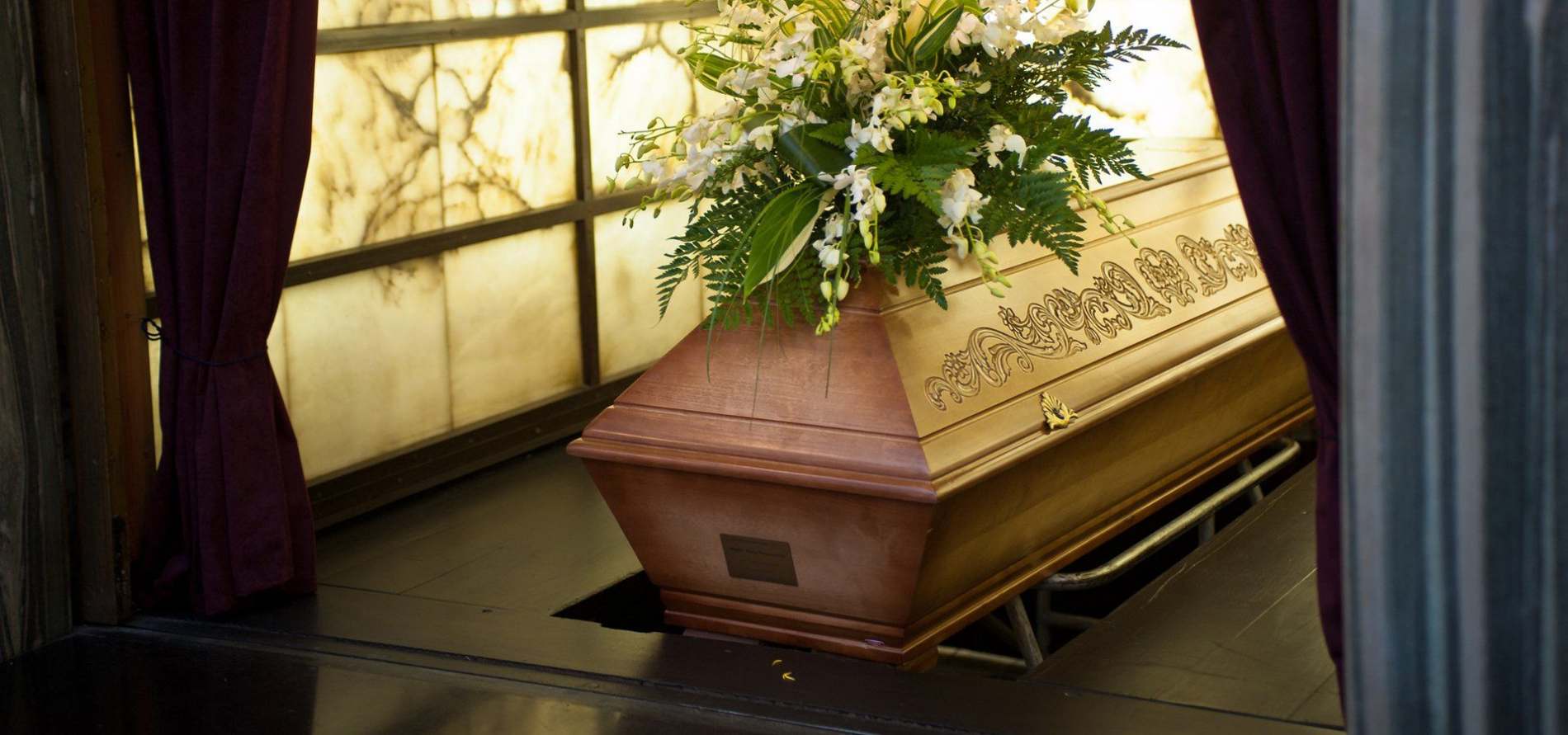 Mistakes to Avoid When Planning a Funeral - Funeral director ...